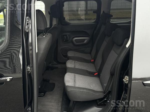 Black Toyota Proace 2020 in Riga, with an engine capacity of 1.50 L and mileage of 159 thousand km for 12400 €, photo 10 on AUTOMOTO.COM.LV