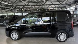 Black Toyota Proace 2020 in Riga, with an engine capacity of 1.50 L and mileage of 179 thousand km for 10500 €, photo 3 on AUTOMOTO.COM.LV