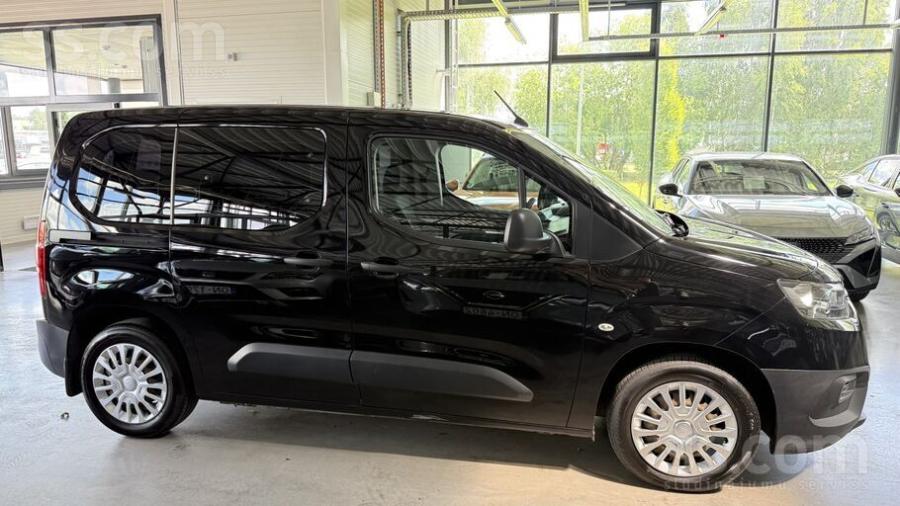 Black Toyota Proace 2020 in Riga, with an engine capacity of 1.50 L and mileage of 179 thousand km for 10500 €, photo 6 on AUTOMOTO.COM.LV