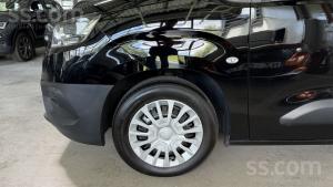 Black Toyota Proace 2020 in Riga, with an engine capacity of 1.50 L and mileage of 179 thousand km for 10500 €, photo 8 on AUTOMOTO.COM.LV