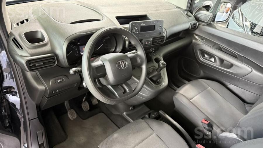 Black Toyota Proace 2020 in Riga, with an engine capacity of 1.50 L and mileage of 179 thousand km for 10500 €, photo 10 on AUTOMOTO.COM.LV