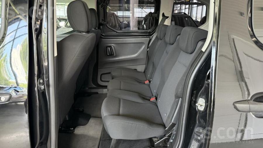 Black Toyota Proace 2020 in Riga, with an engine capacity of 1.50 L and mileage of 179 thousand km for 10500 €, photo 11 on AUTOMOTO.COM.LV