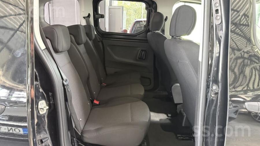 Black Toyota Proace 2020 in Riga, with an engine capacity of 1.50 L and mileage of 179 thousand km for 10500 €, photo 13 on AUTOMOTO.COM.LV