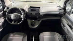 Black Toyota Proace 2020 in Riga, with an engine capacity of 1.50 L and mileage of 179 thousand km for 10500 €, photo 15 on AUTOMOTO.COM.LV
