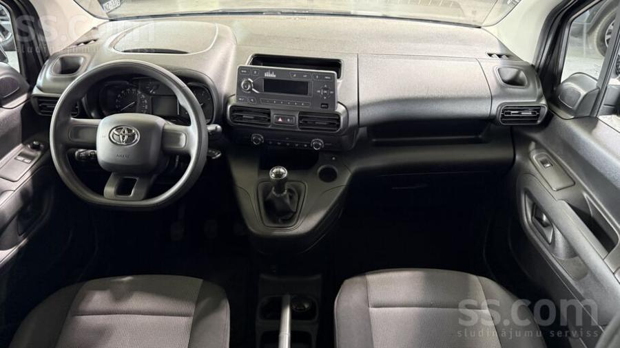 Black Toyota Proace 2020 in Riga, with an engine capacity of 1.50 L and mileage of 179 thousand km for 10500 €, photo 15 on AUTOMOTO.COM.LV