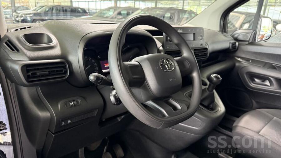 Black Toyota Proace 2020 in Riga, with an engine capacity of 1.50 L and mileage of 179 thousand km for 10500 €, photo 16 on AUTOMOTO.COM.LV