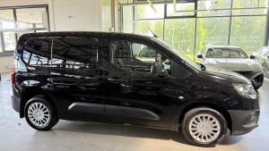 Black Toyota Proace 2020 in Riga, with an engine capacity of 1.50 L and mileage of 179 thousand km for 1050000 €, photo 5 on AUTOMOTO.COM.LV