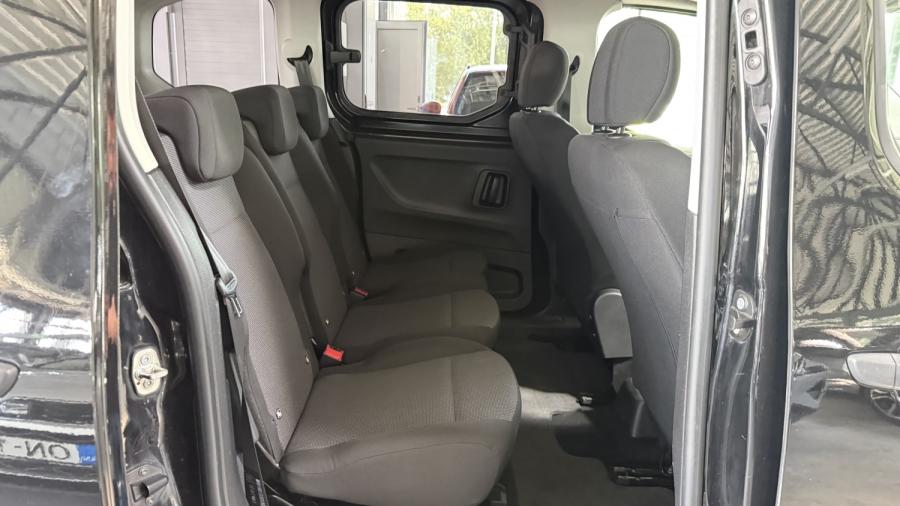 Black Toyota Proace 2020 in Riga, with an engine capacity of 1.50 L and mileage of 179 thousand km for 1050000 €, photo 12 on AUTOMOTO.COM.LV