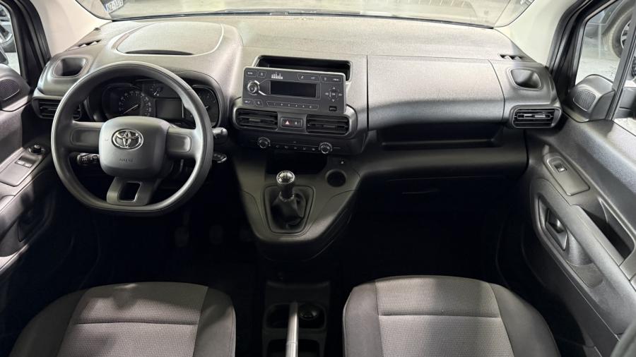 Black Toyota Proace 2020 in Riga, with an engine capacity of 1.50 L and mileage of 179 thousand km for 1050000 €, photo 14 on AUTOMOTO.COM.LV