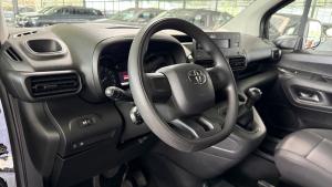 Black Toyota Proace 2020 in Riga, with an engine capacity of 1.50 L and mileage of 179 thousand km for 1050000 €, photo 15 on AUTOMOTO.COM.LV