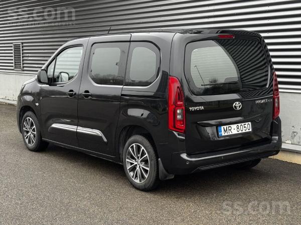 Black Toyota Proace 2020 in Riga, with an engine capacity of 1.50 L and mileage of 166 thousand km for 11900 €, photo 4 on AUTOMOTO.COM.LV