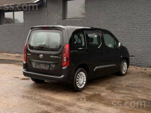 Black Toyota Proace 2021 in Daugavpils, with an engine capacity of 1.50 L and mileage of 113 thousand km for 12900 €, photo 5 on AUTOMOTO.COM.LV
