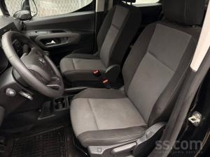 Black Toyota Proace 2021 in Daugavpils, with an engine capacity of 1.50 L and mileage of 113 thousand km for 12900 €, photo 7 on AUTOMOTO.COM.LV