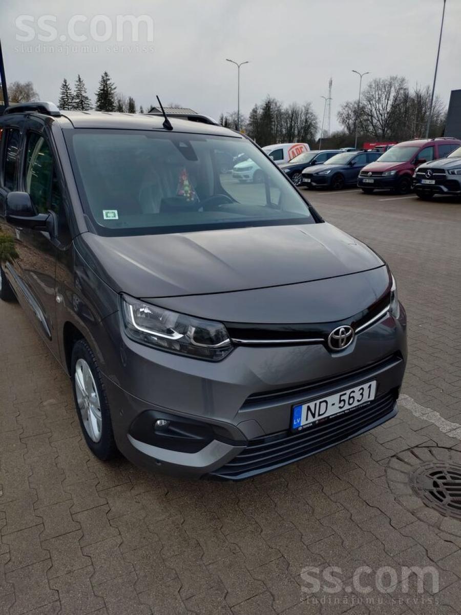 Black Toyota Proace 2022 in Dobele, with an engine capacity of 1.20 L and mileage of 83 thousand km for 17900 €, photo 3 on AUTOMOTO.COM.LV
