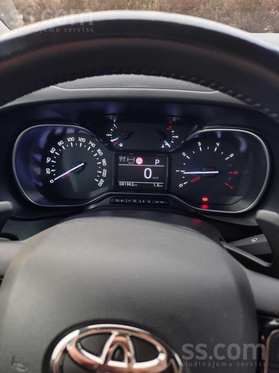 Black Toyota Proace 2022 in Dobele, with an engine capacity of 1.20 L and mileage of 83 thousand km for 17900 €, photo 4 on AUTOMOTO.COM.LV