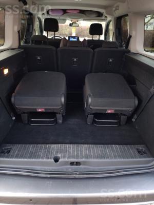 Black Toyota Proace 2022 in Dobele, with an engine capacity of 1.20 L and mileage of 83 thousand km for 17900 €, photo 7 on AUTOMOTO.COM.LV