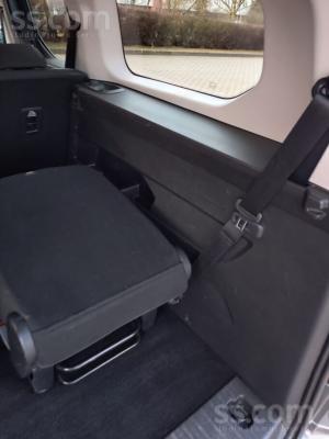 Black Toyota Proace 2022 in Dobele, with an engine capacity of 1.20 L and mileage of 83 thousand km for 17900 €, photo 12 on AUTOMOTO.COM.LV