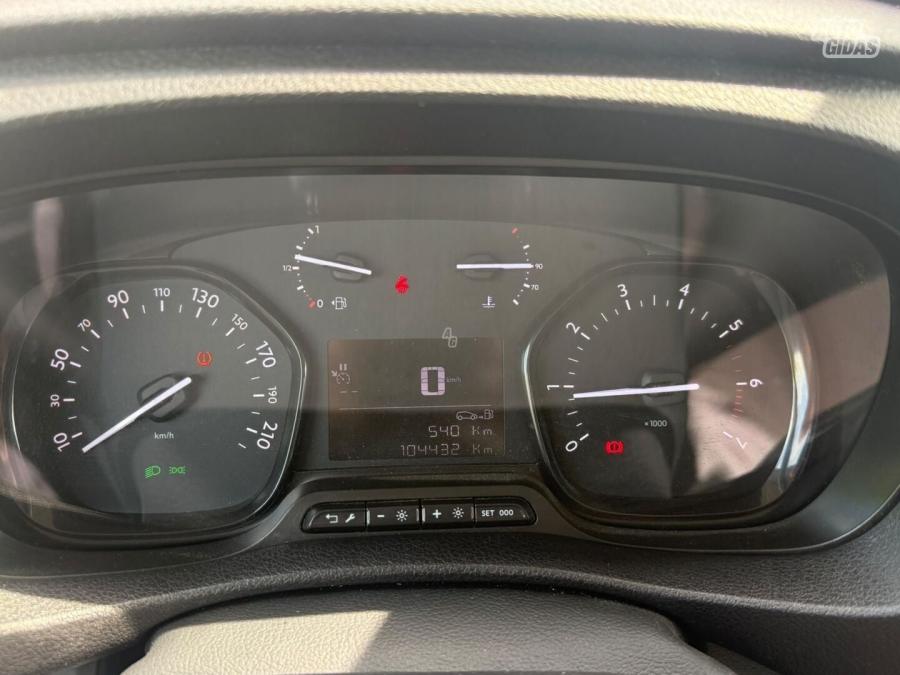 Black Toyota Proace 2022 in Avizieniai, with an engine capacity of 2.00 L and mileage of 105 thousand km for 22400 €, photo 10 on AUTOMOTO.COM.LV