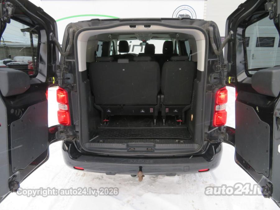 Black Toyota Proace 2017 in Tallinn, with an engine capacity of 1.60 L and mileage of 178 thousand km for 8800 €, photo 7 on AUTOMOTO.COM.LV