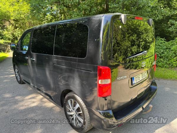 Black Toyota Proace 2018 in Tallinn, with an engine capacity of 2.00 L and mileage of 233 thousand km for 18495 €, photo 4 on AUTOMOTO.COM.LV