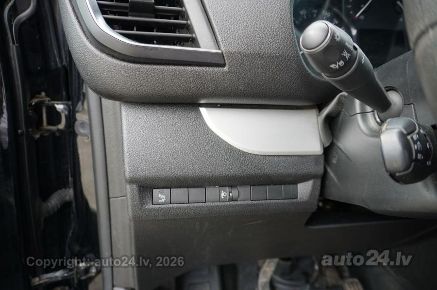 Black Toyota Proace 2020 in Tallinn, with an engine capacity of 1.50 L and mileage of 322 thousand km for 9500 €, photo 17 on AUTOMOTO.COM.LV