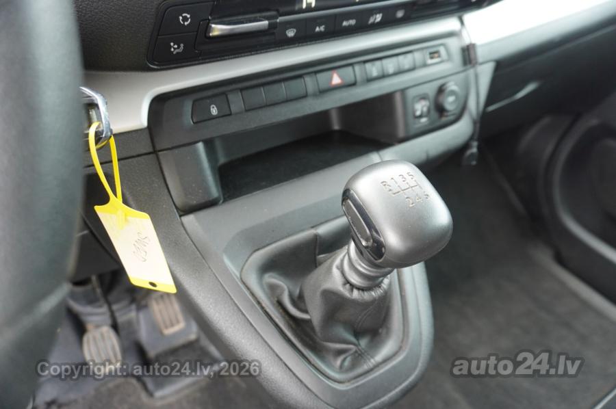 Black Toyota Proace 2020 in Tallinn, with an engine capacity of 1.50 L and mileage of 322 thousand km for 9500 €, photo 23 on AUTOMOTO.COM.LV