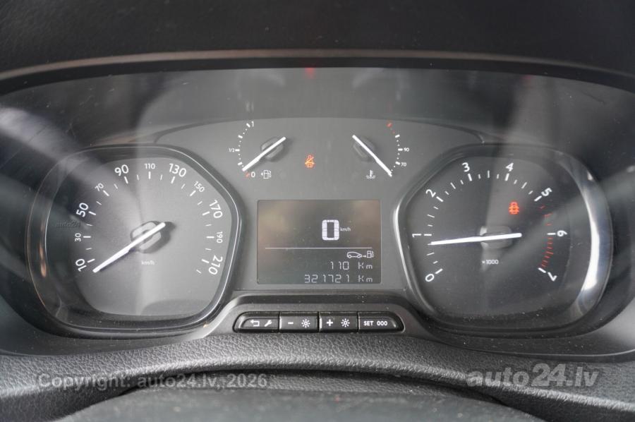 Black Toyota Proace 2020 in Tallinn, with an engine capacity of 1.50 L and mileage of 322 thousand km for 9500 €, photo 24 on AUTOMOTO.COM.LV