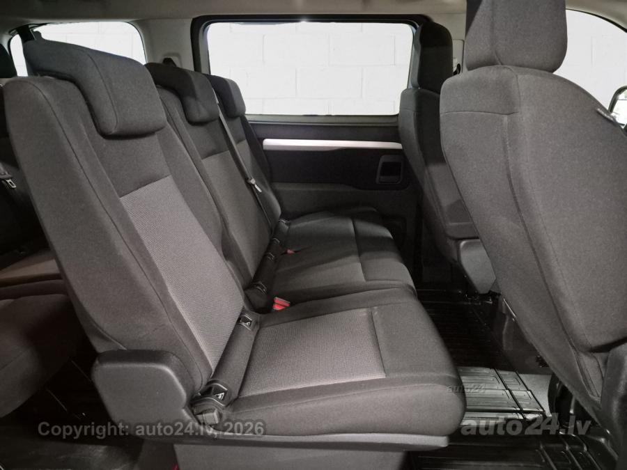Black Toyota Proace 2023 in Tallinn, with an engine capacity of 2.00 L and mileage of 97 thousand km for 29900 €, photo 8 on AUTOMOTO.COM.LV