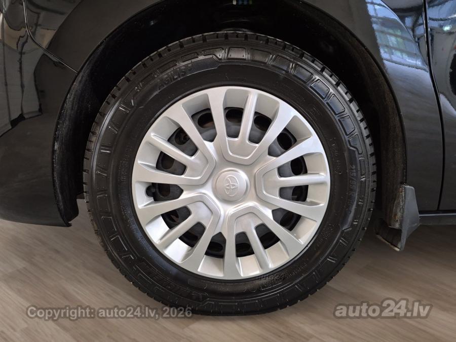 Black Toyota Proace 2023 in Tallinn, with an engine capacity of 2.00 L and mileage of 97 thousand km for 29900 €, photo 15 on AUTOMOTO.COM.LV