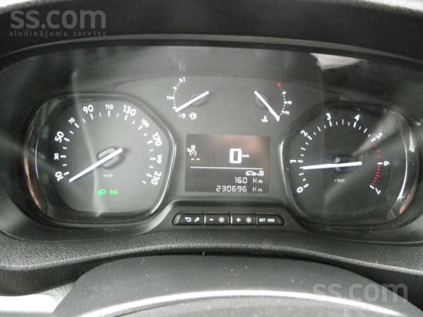 Blue Toyota Proace 2017 in Valka, with an engine capacity of 2.00 L and mileage of 230 thousand km for 8800 €, photo 10 on AUTOMOTO.COM.LV