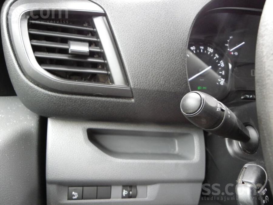 Zils Toyota Proace 2017 Valka, ar dzinēja tilpumu 2.00 L un nobraukumu 230 tūkst. km par 8800 €, foto 13 vietnē AUTOMOTO.COM.LV