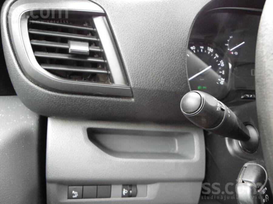 Zils Toyota Proace 2017 Valka, ar dzinēja tilpumu 2.00 L un nobraukumu 230 tūkst. km par 8800 €, foto 13 vietnē AUTOMOTO.COM.LV
