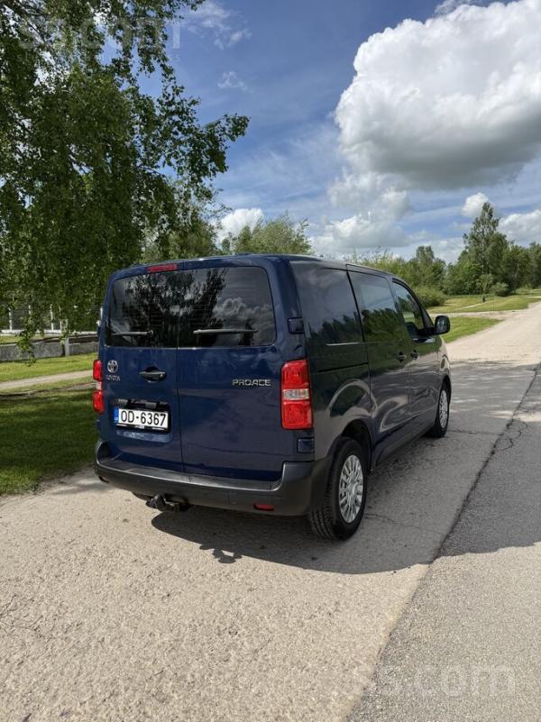 Blue Toyota Proace 2019 in Aizkraukle, with an engine capacity of 1.60 L and mileage of 73 thousand km for 12900 €, photo 4 on AUTOMOTO.COM.LV