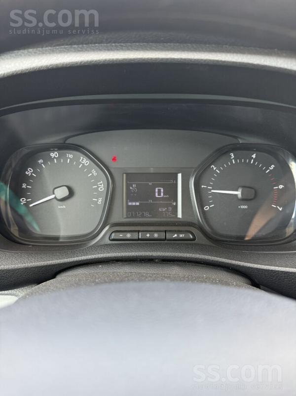 Blue Toyota Proace 2019 in Aizkraukle, with an engine capacity of 1.60 L and mileage of 73 thousand km for 12900 €, photo 5 on AUTOMOTO.COM.LV