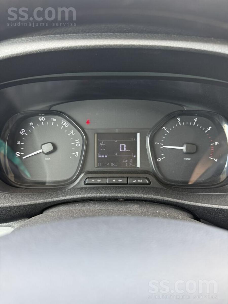 Blue Toyota Proace 2019 in Aizkraukle, with an engine capacity of 1.60 L and mileage of 73 thousand km for 12900 €, photo 6 on AUTOMOTO.COM.LV