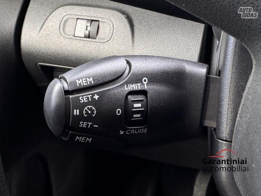 Blue Toyota Proace 2022 in Avizieniai, with an engine capacity of 1.20 L and mileage of 179 thousand km for 12950 €, photo 11 on AUTOMOTO.COM.LV