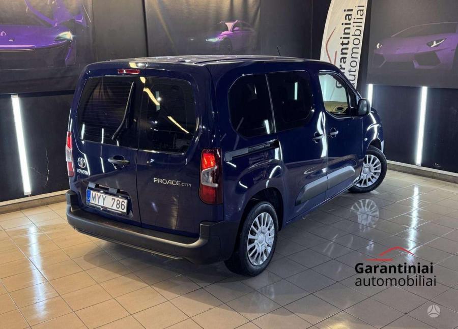 Blue Toyota Proace 2022 in Vilnius, with an engine capacity of 1.20 L and mileage of 179 thousand km for 12950 €, photo 3 on AUTOMOTO.COM.LV