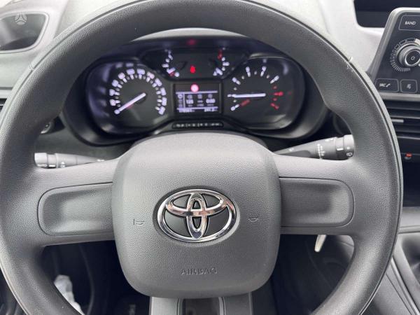 Toyota Proace 2022 Viļņa vietnē Zils Toyota Proace 2022 Viļņa, ar dzinēja tilpumu 1.20 L un nobraukumu 179 tūkst. km par 12950 €, foto 8 vietnē AUTOMOTO.COM.LV