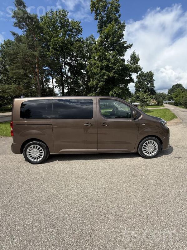Brown Toyota Proace 2017 in Jelgava, with an engine capacity of 1.60 L and mileage of 126 thousand km for 16900 €, photo 9 on AUTOMOTO.COM.LV