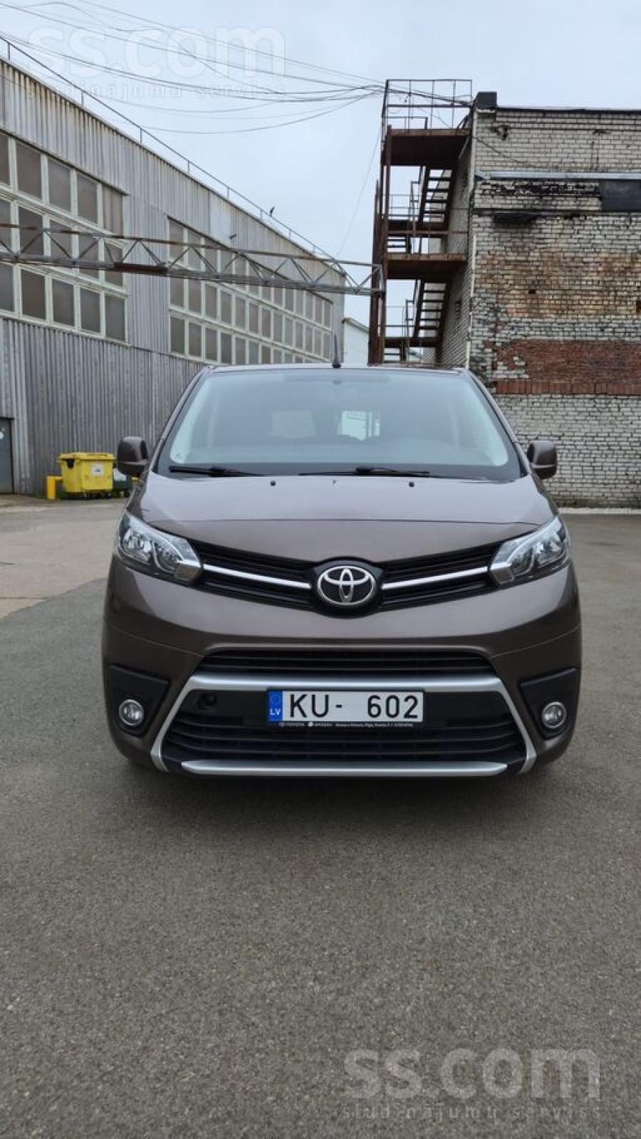 Brūns Toyota Proace 2017 Rīga, ar dzinēja tilpumu 2.00 L un nobraukumu 259 tūkst. km par 13500 €, foto 4 vietnē AUTOMOTO.COM.LV