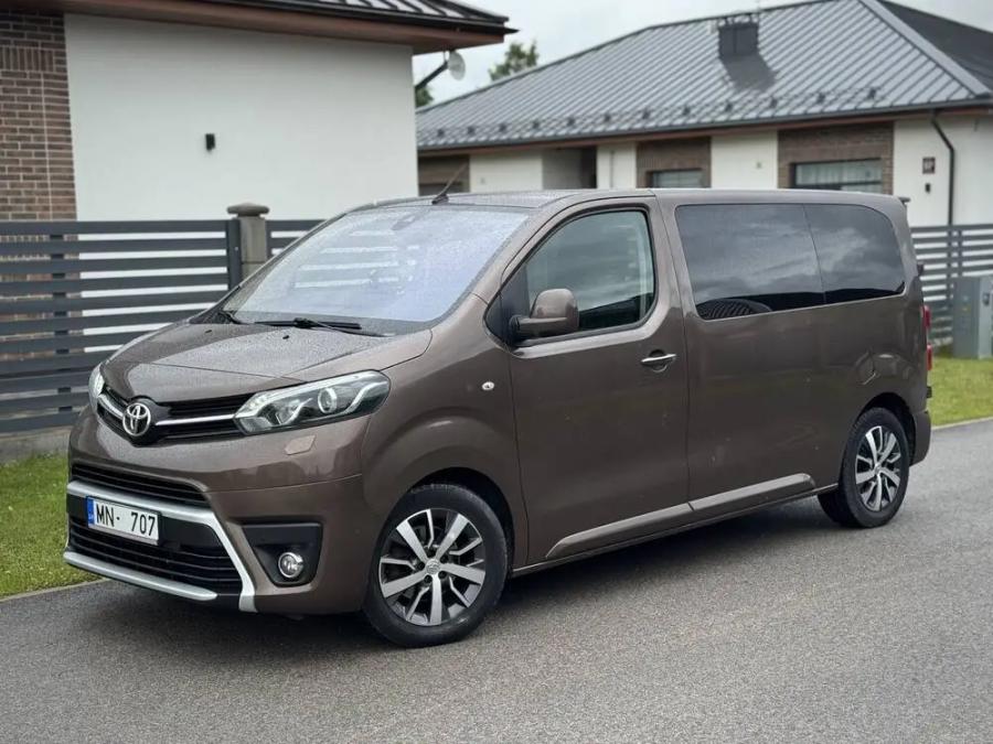 Brown Toyota Proace 2018 in Jelgava, with an engine capacity of 2.00 L and mileage of 123 thousand km for 19800 €, photo 1 on AUTOMOTO.COM.LV