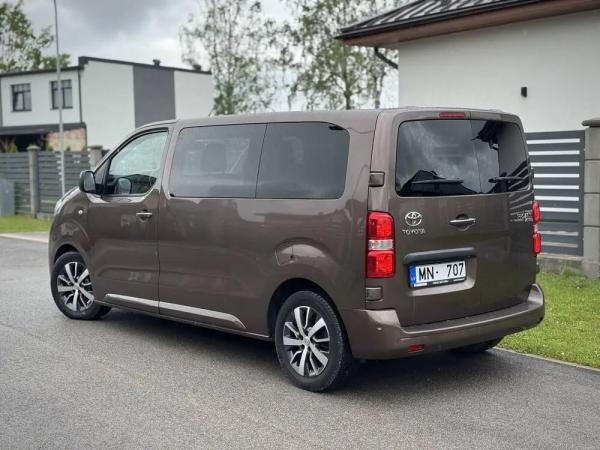 Brown Toyota Proace 2018 in Jelgava, with an engine capacity of 2.00 L and mileage of 123 thousand km for 19800 €, photo 2 on AUTOMOTO.COM.LV