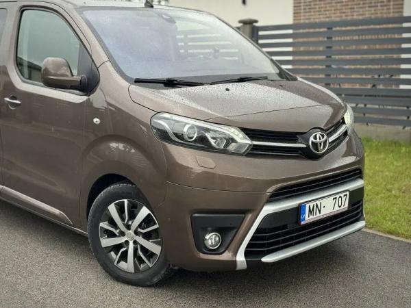 Brown Toyota Proace 2018 in Jelgava, with an engine capacity of 2.00 L and mileage of 123 thousand km for 19800 €, photo 5 on AUTOMOTO.COM.LV