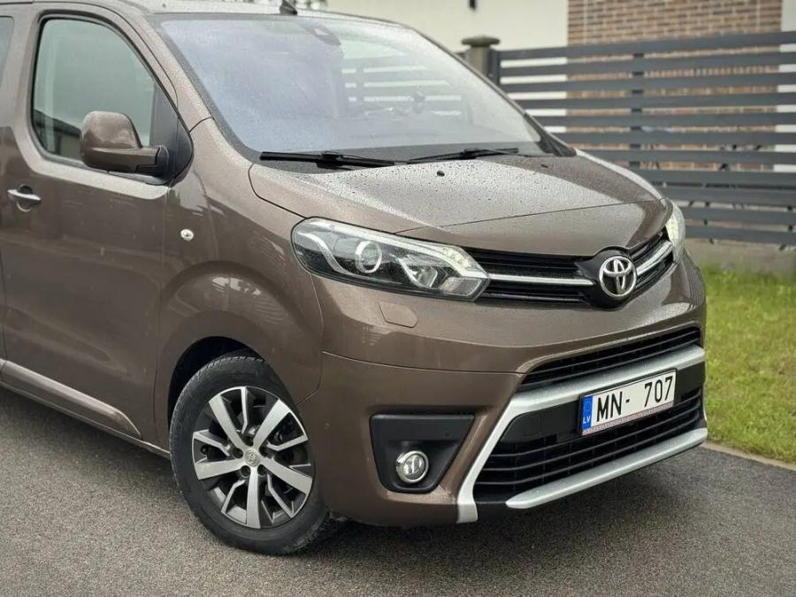 Brown Toyota Proace 2018 in Jelgava, with an engine capacity of 2.00 L and mileage of 123 thousand km for 19800 €, photo 6 on AUTOMOTO.COM.LV