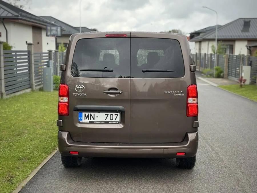 Brown Toyota Proace 2018 in Jelgava, with an engine capacity of 2.00 L and mileage of 123 thousand km for 19800 €, photo 8 on AUTOMOTO.COM.LV