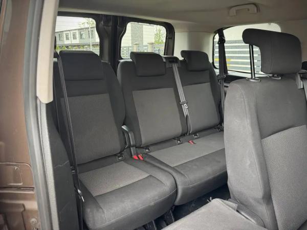 Brown Toyota Proace 2018 in Jelgava, with an engine capacity of 2.00 L and mileage of 123 thousand km for 19800 €, photo 9 on AUTOMOTO.COM.LV
