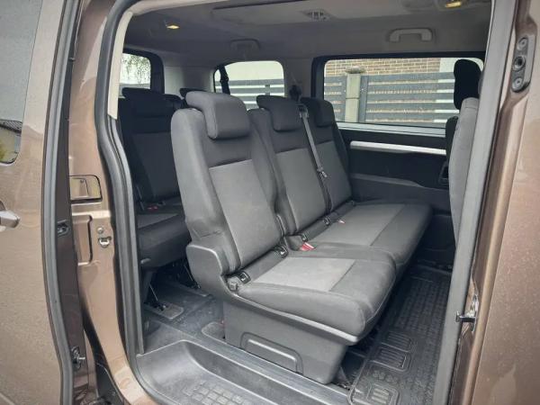 Brown Toyota Proace 2018 in Jelgava, with an engine capacity of 2.00 L and mileage of 123 thousand km for 19800 €, photo 10 on AUTOMOTO.COM.LV