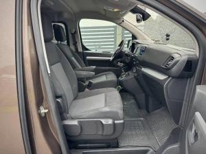Brown Toyota Proace 2018 in Jelgava, with an engine capacity of 2.00 L and mileage of 123 thousand km for 19800 €, photo 13 on AUTOMOTO.COM.LV