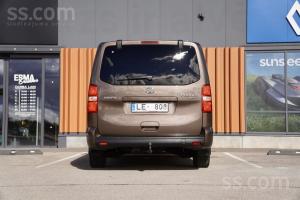 Brown Toyota Proace 2022 in Riga, with an engine capacity of 2.00 L and mileage of 87 thousand km for 28900 €, photo 8 on AUTOMOTO.COM.LV