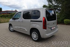 Brown Toyota Proace 2022 in Riga, with an engine capacity of 1.50 L and mileage of 172 thousand km for 11990 €, photo 4 on AUTOMOTO.COM.LV